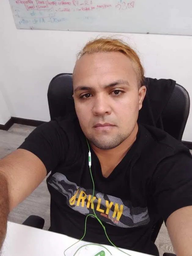 Urian Viera - Desarrollador Full Stack Autodidacta y Apasionado